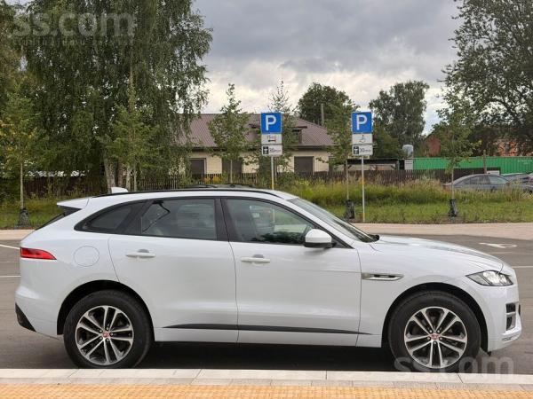 Белый Ягуар Ф-Пейс 2019 в Рига, объемом двигателя 2.00 л и пробегом 171 тыс. км за 14900 €, фото 4 на AUTOMOTO.COM.LV