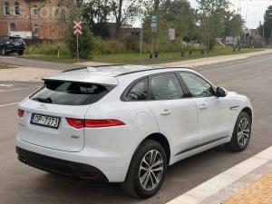 White Jaguar F-Pace 2019 in Riga, with an engine capacity of 2.00 L and mileage of 171 thousand km for 14900 €, photo 9 on AUTOMOTO.COM.LV