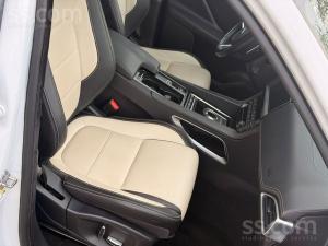 White Jaguar F-Pace 2019 in Riga, with an engine capacity of 2.00 L and mileage of 171 thousand km for 14900 €, photo 15 on AUTOMOTO.COM.LV