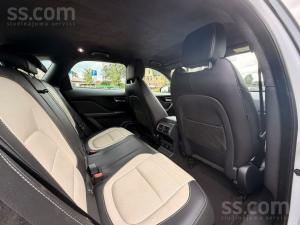 White Jaguar F-Pace 2019 in Riga, with an engine capacity of 2.00 L and mileage of 171 thousand km for 14900 €, photo 17 on AUTOMOTO.COM.LV