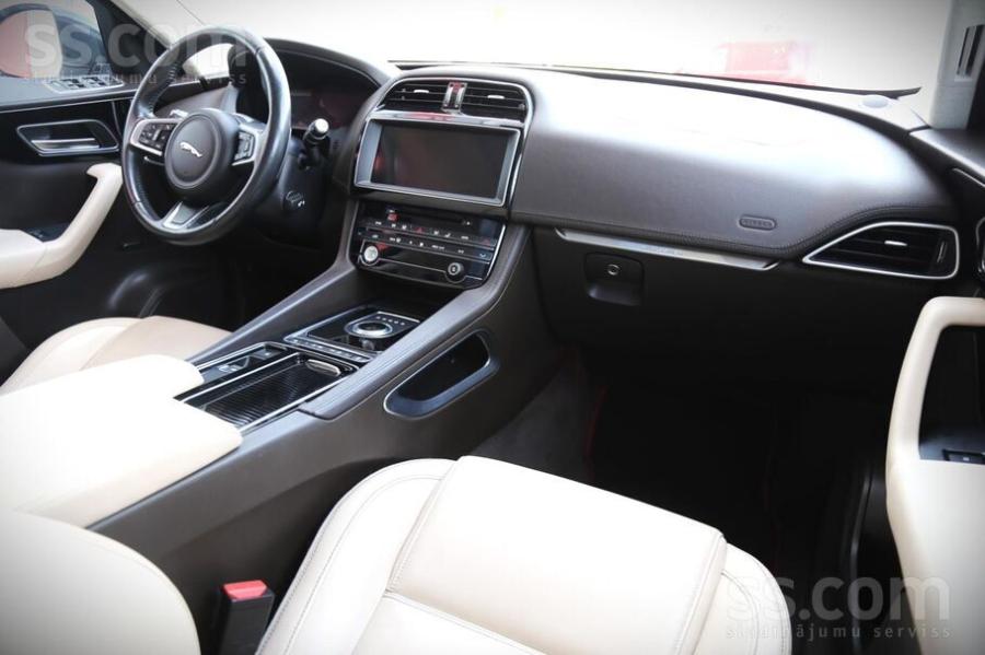 Balts Jaguar F-Pace 2019 Rīga, ar dzinēja tilpumu 2.00 L un nobraukumu 120 tūkst. km par 16995 €, foto 12 vietnē AUTOMOTO.COM.LV