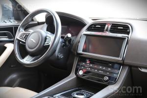 Balts Jaguar F-Pace 2019 Rīga, ar dzinēja tilpumu 2.00 L un nobraukumu 120 tūkst. km par 16995 €, foto 13 vietnē AUTOMOTO.COM.LV