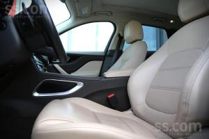 Balts Jaguar F-Pace 2019 Rīga, ar dzinēja tilpumu 2.00 L un nobraukumu 120 tūkst. km par 16995 €, foto 14 vietnē AUTOMOTO.COM.LV