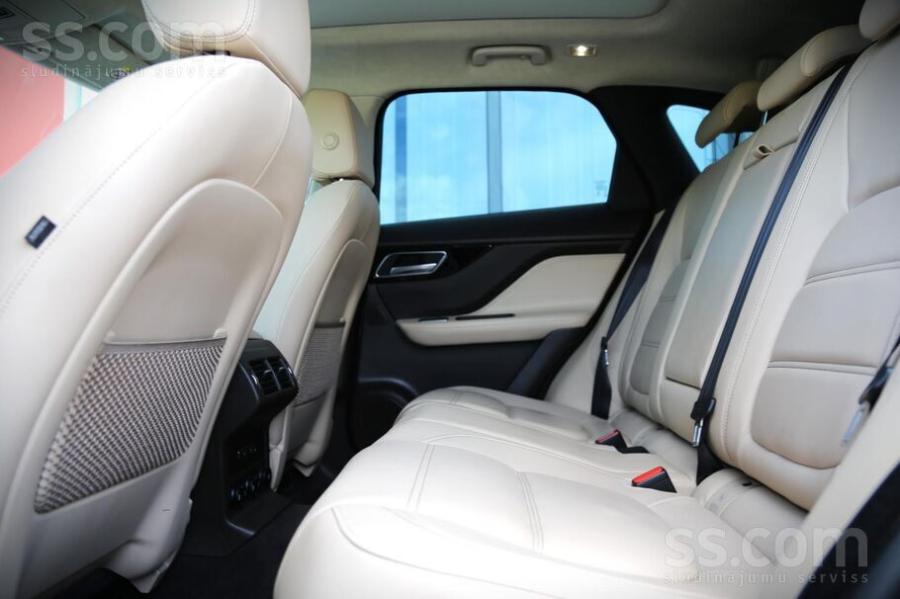 Balts Jaguar F-Pace 2019 Rīga, ar dzinēja tilpumu 2.00 L un nobraukumu 120 tūkst. km par 16995 €, foto 16 vietnē AUTOMOTO.COM.LV