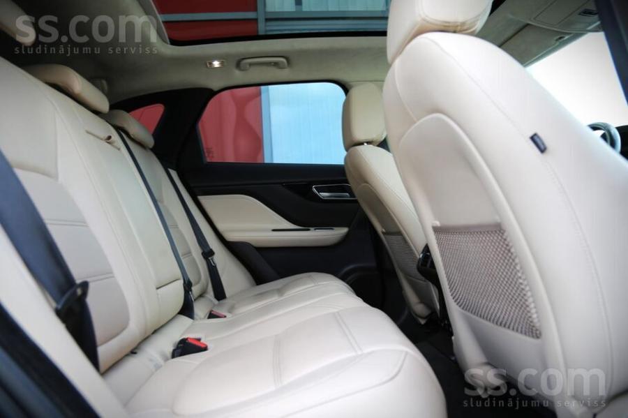 Balts Jaguar F-Pace 2019 Rīga, ar dzinēja tilpumu 2.00 L un nobraukumu 120 tūkst. km par 16995 €, foto 17 vietnē AUTOMOTO.COM.LV