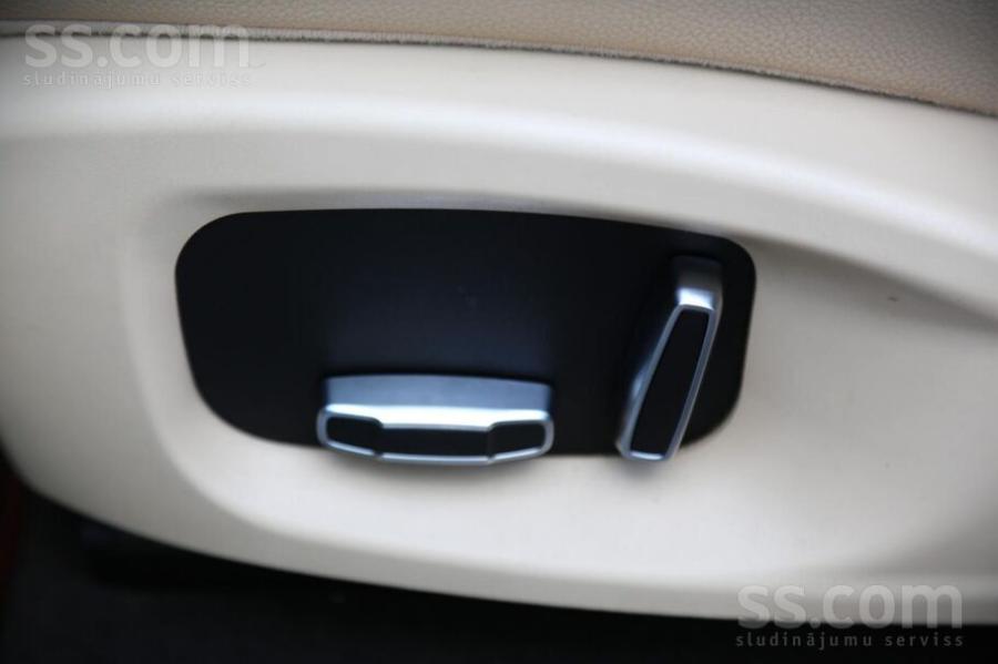 Balts Jaguar F-Pace 2019 Rīga, ar dzinēja tilpumu 2.00 L un nobraukumu 120 tūkst. km par 16995 €, foto 18 vietnē AUTOMOTO.COM.LV