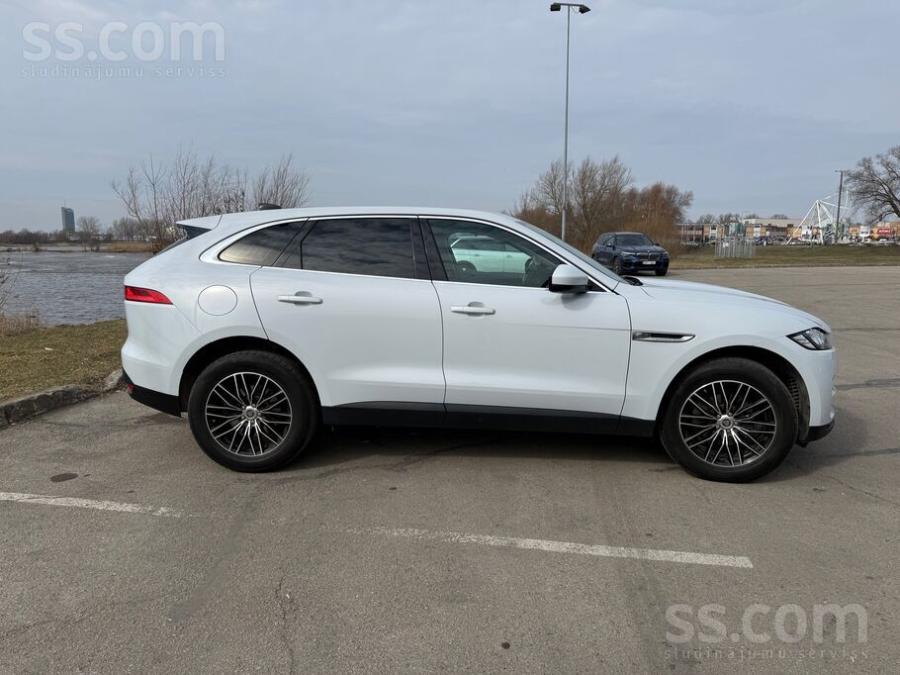 White Jaguar F-Pace 2020 in Riga, with an engine capacity of 2.00 L and mileage of 63 thousand km for 19000 €, photo 1 on AUTOMOTO.COM.LV