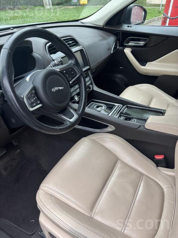 White Jaguar F-Pace 2020 in Riga, with an engine capacity of 2.00 L and mileage of 63 thousand km for 19000 €, photo 7 on AUTOMOTO.COM.LV