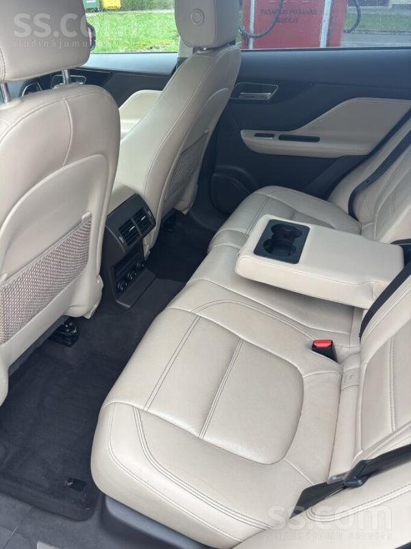 White Jaguar F-Pace 2020 in Riga, with an engine capacity of 2.00 L and mileage of 63 thousand km for 19000 €, photo 8 on AUTOMOTO.COM.LV