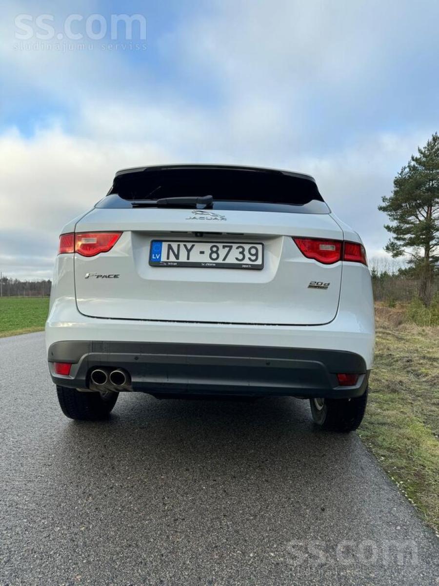 Balts Jaguar F-Pace 2020 Rīga, ar dzinēja tilpumu 2.00 L un nobraukumu 157 tūkst. km par 16990 €, foto 6 vietnē AUTOMOTO.COM.LV