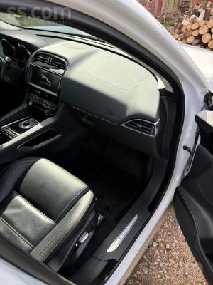 Balts Jaguar F-Pace 2020 Rīga, ar dzinēja tilpumu 2.00 L un nobraukumu 157 tūkst. km par 16990 €, foto 21 vietnē AUTOMOTO.COM.LV