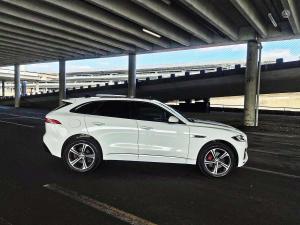 White Jaguar F-Pace 2020 in Kaunas, with an engine capacity of 3.00 L and mileage of 93 thousand km for 20000 €, photo 3 on AUTOMOTO.COM.LV