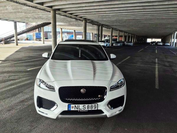 Balts Jaguar F-Pace 2020 Kauņa, ar dzinēja tilpumu 3.00 L un nobraukumu 93 tūkst. km par 20000 €, foto 5 vietnē AUTOMOTO.COM.LV