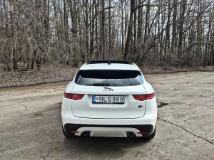 White Jaguar F-Pace 2020 in Kaunas, with an engine capacity of 3.00 L and mileage of 93 thousand km for 20000 €, photo 8 on AUTOMOTO.COM.LV