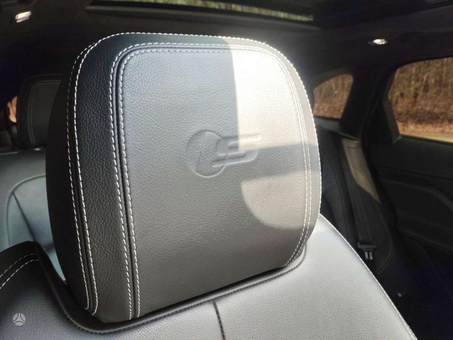 White Jaguar F-Pace 2020 in Kaunas, with an engine capacity of 3.00 L and mileage of 93 thousand km for 20000 €, photo 10 on AUTOMOTO.COM.LV