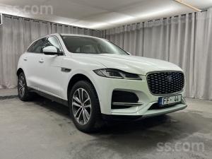 White Jaguar F-Pace 2021 in Riga, with an engine capacity of 2.00 L and mileage of 117 thousand km for 30990 €, photo 3 on AUTOMOTO.COM.LV