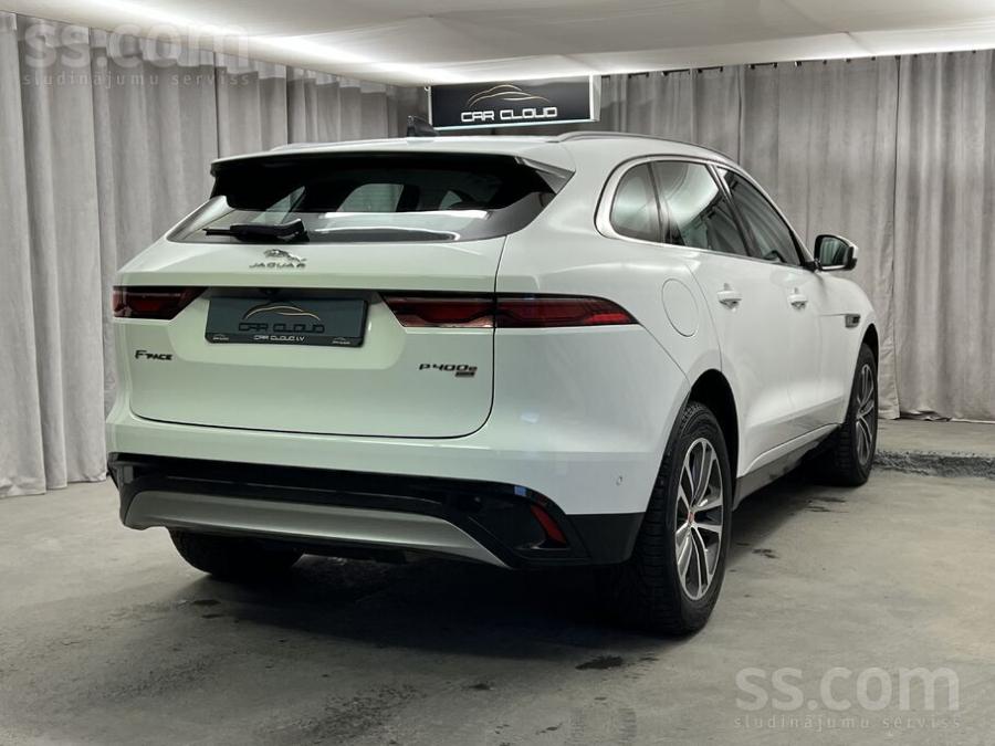 White Jaguar F-Pace 2021 in Riga, with an engine capacity of 2.00 L and mileage of 117 thousand km for 30990 €, photo 6 on AUTOMOTO.COM.LV