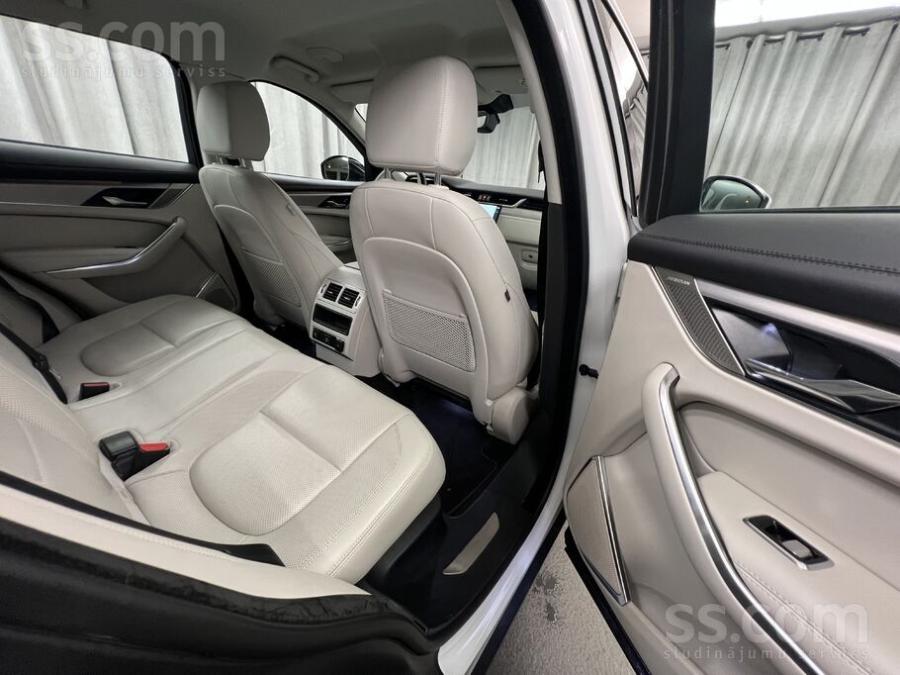 White Jaguar F-Pace 2021 in Riga, with an engine capacity of 2.00 L and mileage of 117 thousand km for 30990 €, photo 12 on AUTOMOTO.COM.LV