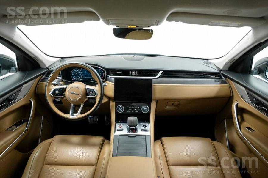 White Jaguar F-Pace 2021 in Riga, with an engine capacity of 2.00 L and mileage of 82 thousand km for 29500 €, photo 5 on AUTOMOTO.COM.LV