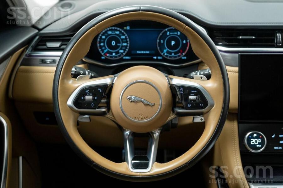 White Jaguar F-Pace 2021 in Riga, with an engine capacity of 2.00 L and mileage of 82 thousand km for 29500 €, photo 11 on AUTOMOTO.COM.LV