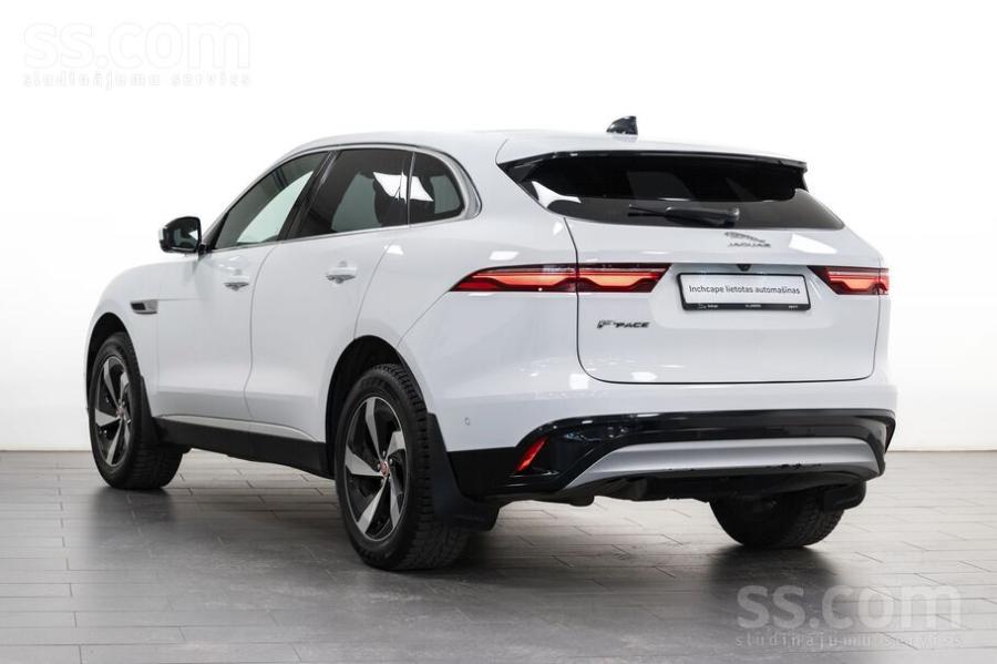 White Jaguar F-Pace 2021 in Riga, with an engine capacity of 2.00 L and mileage of 82 thousand km for 29500 €, photo 14 on AUTOMOTO.COM.LV