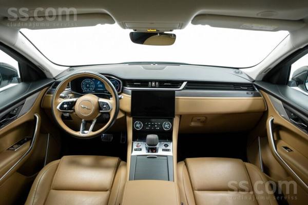 Balts Jaguar F-Pace 2021 Rīga, ar dzinēja tilpumu 2.00 L un nobraukumu 82 tūkst. km par 29500 €, foto 4 vietnē AUTOMOTO.COM.LV