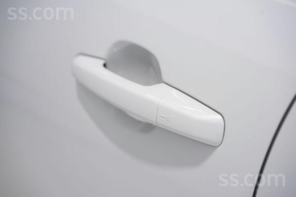 Белый Ягуар Ф-Пейс 2021 в Рига, объемом двигателя 2.00 л и пробегом 68 тыс. км за 19990 €, фото 7 на AUTOMOTO.COM.LV