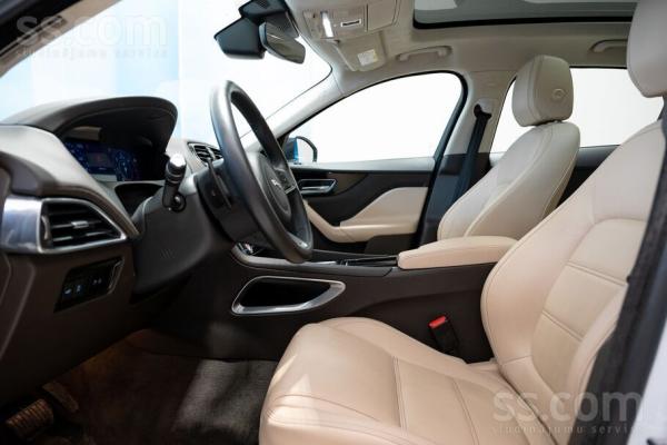 Balts Jaguar F-Pace 2021 Rīga, ar dzinēja tilpumu 2.00 L un nobraukumu 68 tūkst. km par 19990 €, foto 10 vietnē AUTOMOTO.COM.LV