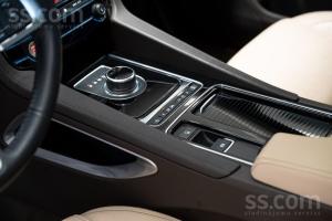 Balts Jaguar F-Pace 2021 Rīga, ar dzinēja tilpumu 2.00 L un nobraukumu 68 tūkst. km par 18990 €, foto 13 vietnē AUTOMOTO.COM.LV