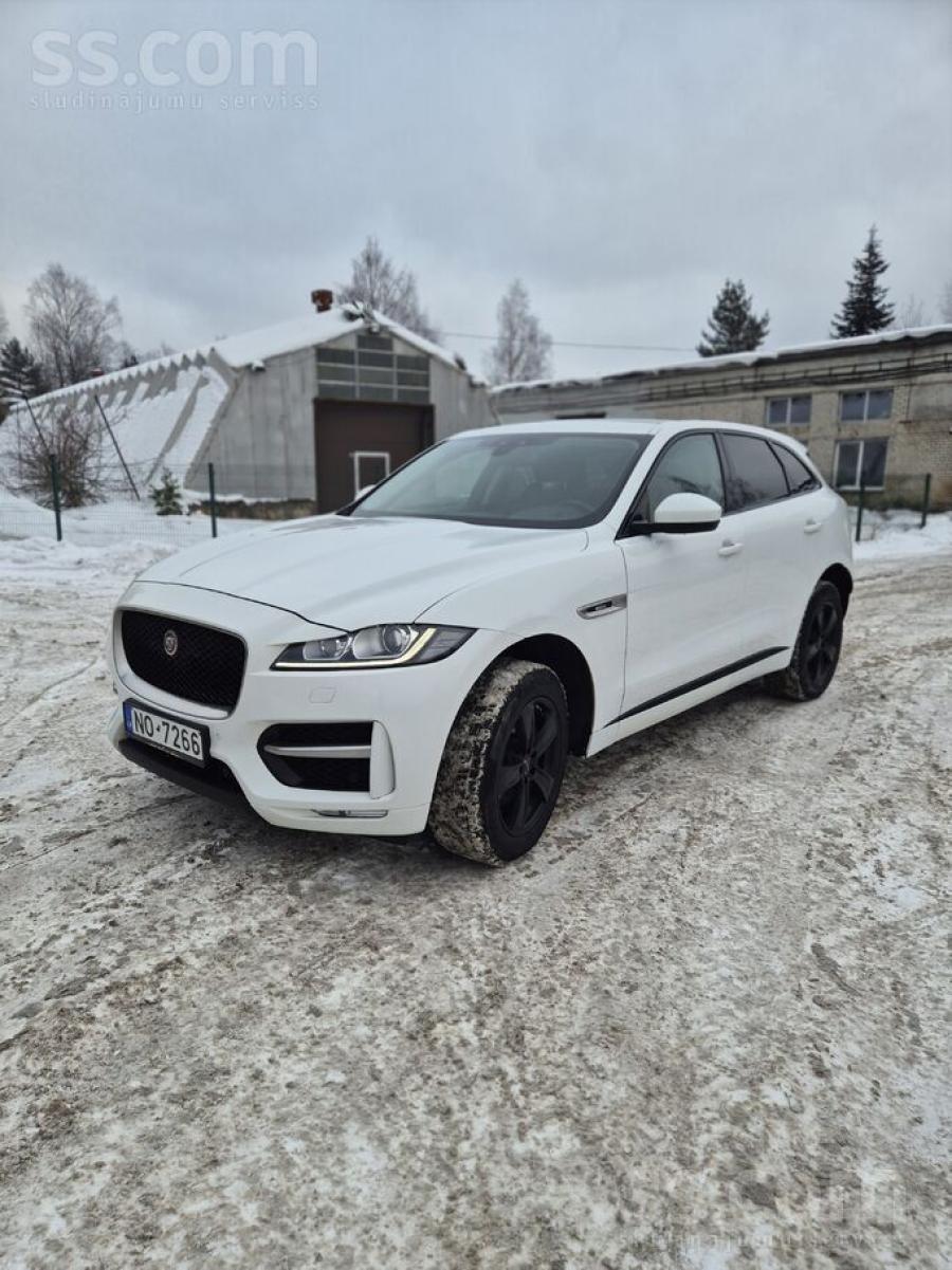 White Jaguar F-Pace 2017 in Riga, with an engine capacity of 2.00 L and mileage of 195 thousand km for 15200 €, photo 1 on AUTOMOTO.COM.LV