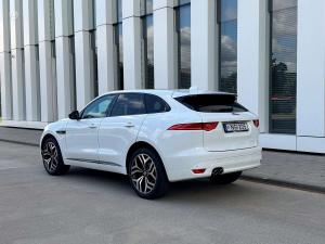 White Jaguar F-Pace 2016 in Vilnius, with an engine capacity of 0.00 L and mileage of 159 thousand km for 13400 €, photo 5 on AUTOMOTO.COM.LV