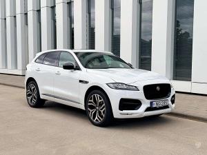 White Jaguar F-Pace 2016 in Vilnius, with an engine capacity of 0.00 L and mileage of 159 thousand km for 13400 €, photo 9 on AUTOMOTO.COM.LV