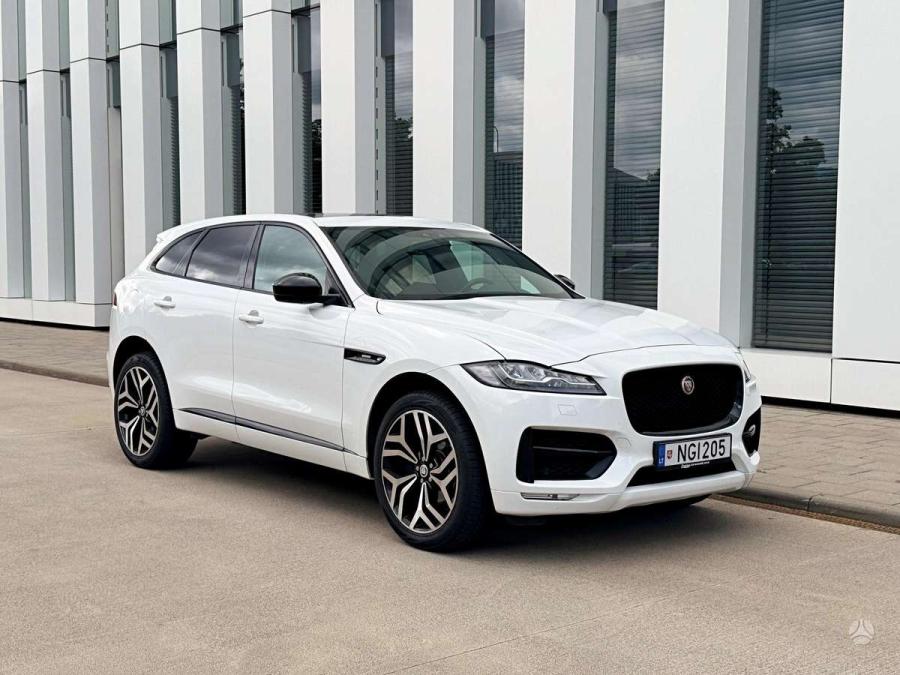 White Jaguar F-Pace 2016 in Vilnius, with an engine capacity of 0.00 L and mileage of 159 thousand km for 13400 €, photo 9 on AUTOMOTO.COM.LV