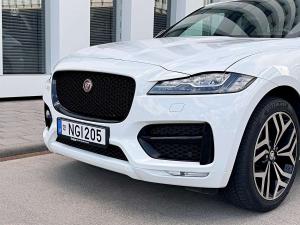White Jaguar F-Pace 2016 in Vilnius, with an engine capacity of 0.00 L and mileage of 159 thousand km for 13400 €, photo 12 on AUTOMOTO.COM.LV