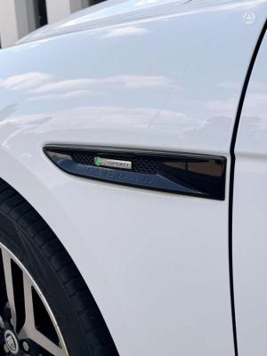 White Jaguar F-Pace 2016 in Vilnius, with an engine capacity of 0.00 L and mileage of 159 thousand km for 13400 €, photo 13 on AUTOMOTO.COM.LV