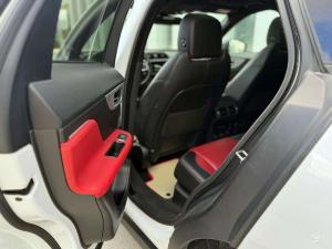 White Jaguar F-Pace 2016 in Vilnius, with an engine capacity of 0.00 L and mileage of 159 thousand km for 13400 €, photo 19 on AUTOMOTO.COM.LV