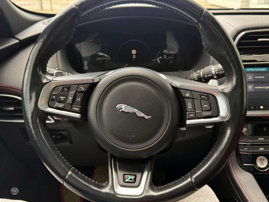 White Jaguar F-Pace 2016 in Vilnius, with an engine capacity of 0.00 L and mileage of 159 thousand km for 13400 €, photo 29 on AUTOMOTO.COM.LV