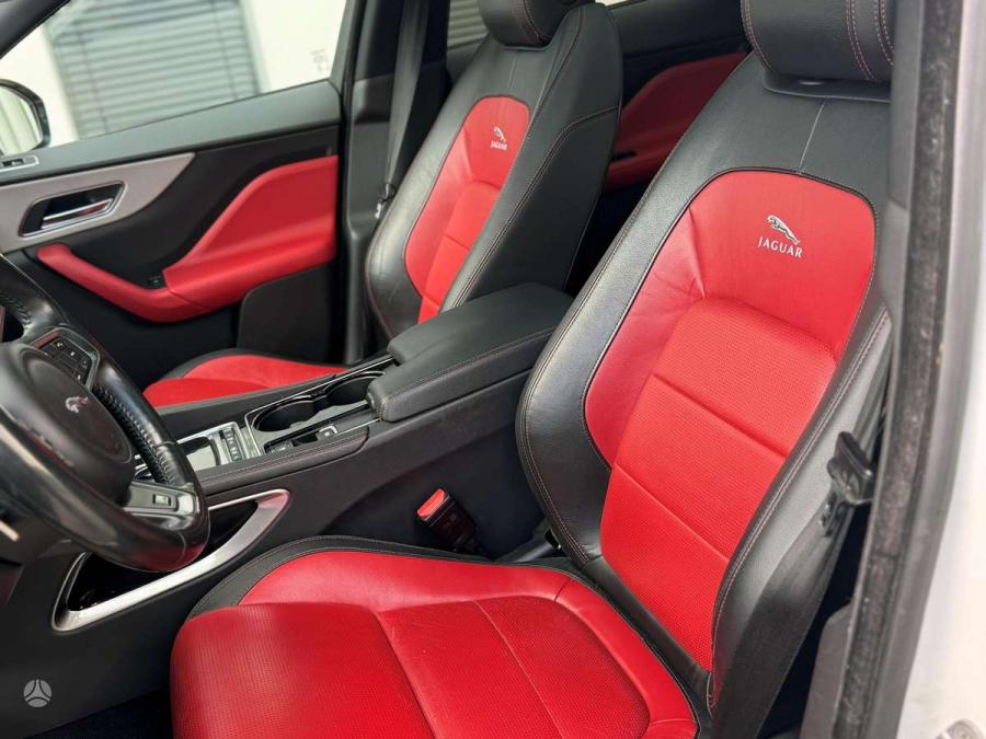 Balts Jaguar F-Pace 2016 Viļņa, ar dzinēja tilpumu 2.00 L un nobraukumu 159 tūkst. km par 13400 €, foto 17 vietnē AUTOMOTO.COM.LV