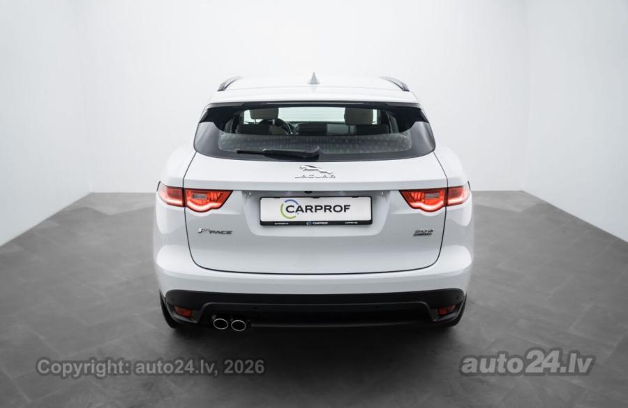 Balts Jaguar F-Pace 2018 Tallina, ar dzinēja tilpumu 2.00 L un nobraukumu 92 tūkst. km par 17999 €, foto 6 vietnē AUTOMOTO.COM.LV