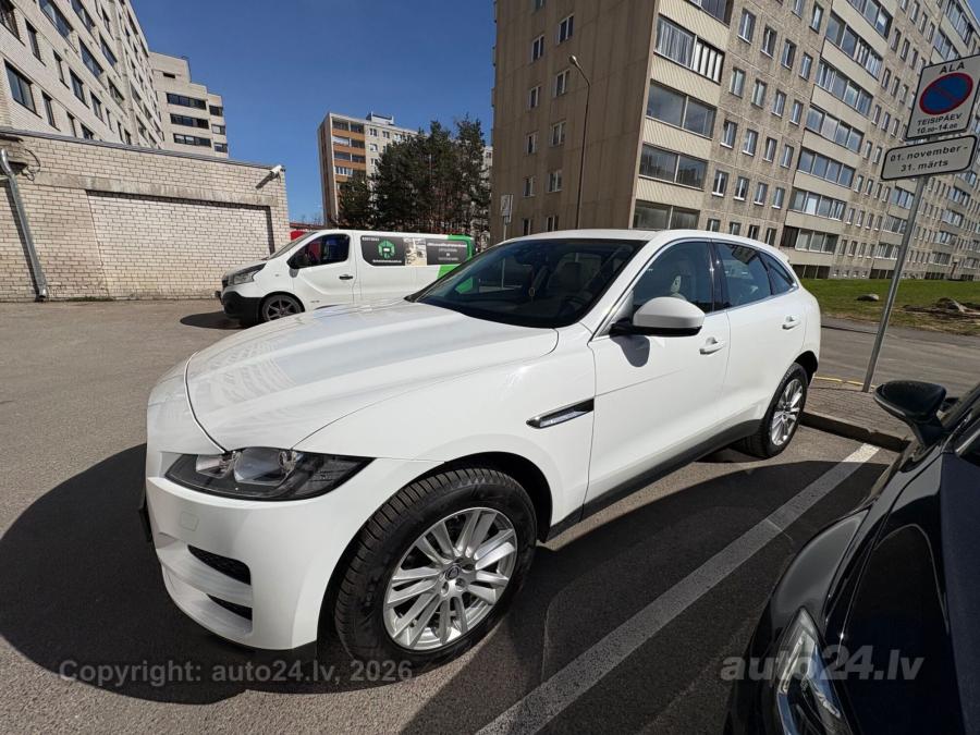 White Jaguar F-Pace 2018 in Tallinn, with an engine capacity of 2.00 L and mileage of 137 thousand km for 20900 €, photo 1 on AUTOMOTO.COM.LV