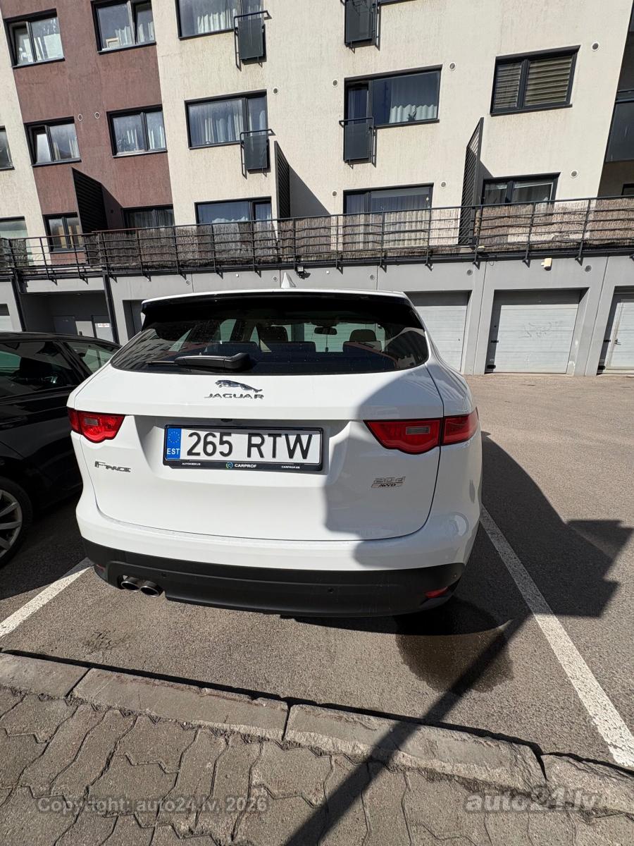 White Jaguar F-Pace 2018 in Tallinn, with an engine capacity of 2.00 L and mileage of 137 thousand km for 20900 €, photo 5 on AUTOMOTO.COM.LV