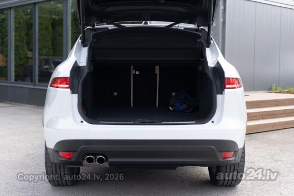 White Jaguar F-Pace 2020 in Tallinn, with an engine capacity of 2.00 L and mileage of 90 thousand km for 17900 €, photo 5 on AUTOMOTO.COM.LV