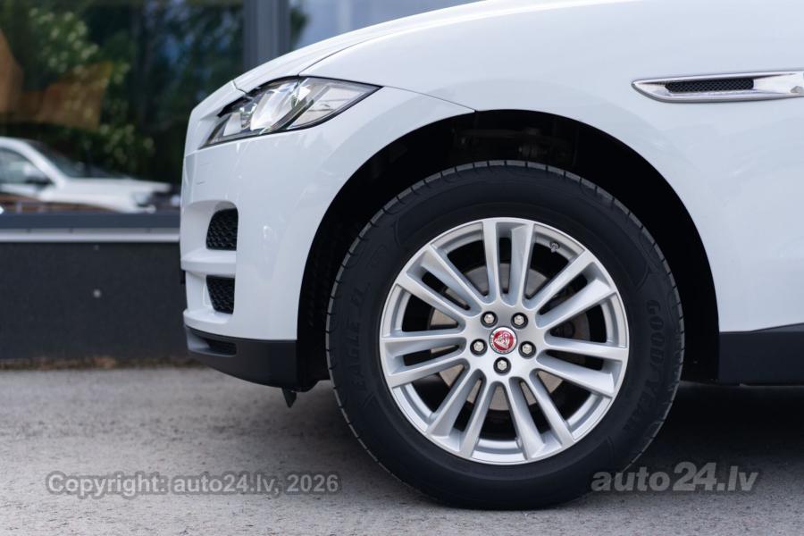 White Jaguar F-Pace 2020 in Tallinn, with an engine capacity of 2.00 L and mileage of 90 thousand km for 17900 €, photo 7 on AUTOMOTO.COM.LV