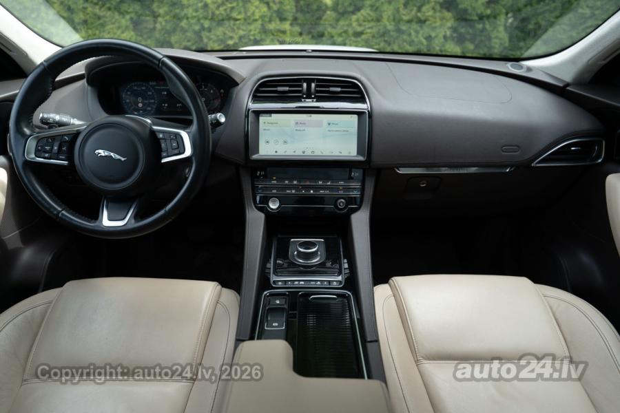 White Jaguar F-Pace 2020 in Tallinn, with an engine capacity of 2.00 L and mileage of 90 thousand km for 17900 €, photo 9 on AUTOMOTO.COM.LV