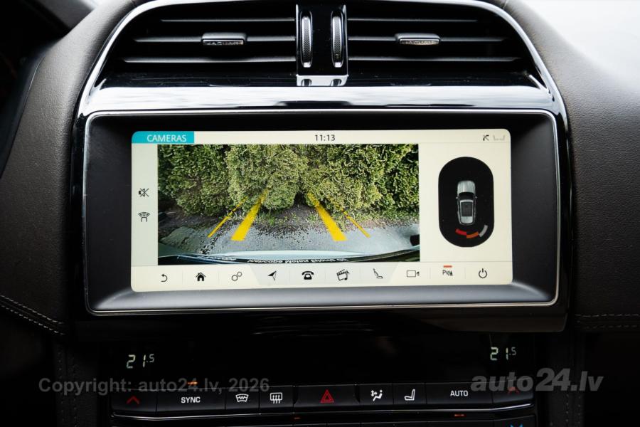 White Jaguar F-Pace 2020 in Tallinn, with an engine capacity of 2.00 L and mileage of 90 thousand km for 17900 €, photo 17 on AUTOMOTO.COM.LV