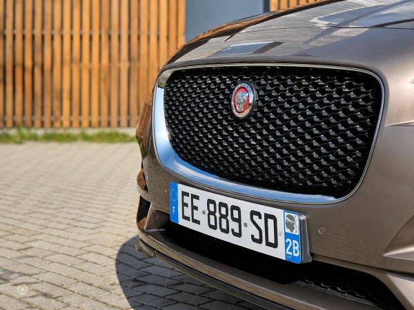 Dzeltens Jaguar F-Pace 2016 Tauragė, ar dzinēja tilpumu 2.00 L un nobraukumu 202 tūkst. km par 9900 €, foto 10 vietnē AUTOMOTO.COM.LV