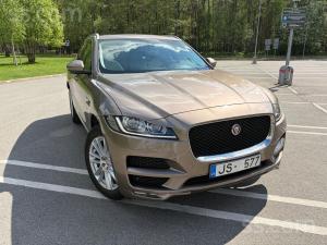 Dzeltens Jaguar F-Pace 2016 Rīga, ar dzinēja tilpumu 2.00 L un nobraukumu 112 tūkst. km par 15000 €, foto 3 vietnē AUTOMOTO.COM.LV