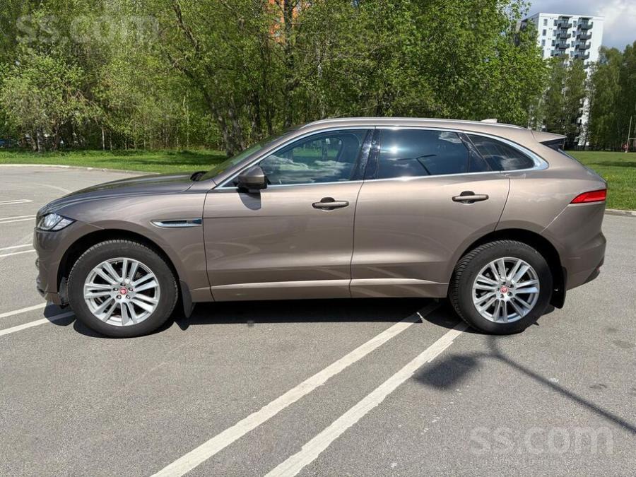 Dzeltens Jaguar F-Pace 2016 Rīga, ar dzinēja tilpumu 2.00 L un nobraukumu 112 tūkst. km par 15000 €, foto 4 vietnē AUTOMOTO.COM.LV