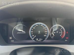 Dzeltens Jaguar F-Pace 2016 Rīga, ar dzinēja tilpumu 2.00 L un nobraukumu 112 tūkst. km par 15000 €, foto 9 vietnē AUTOMOTO.COM.LV