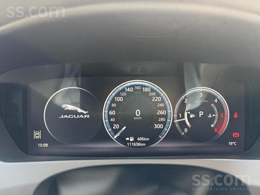 Dzeltens Jaguar F-Pace 2016 Rīga, ar dzinēja tilpumu 2.00 L un nobraukumu 112 tūkst. km par 15000 €, foto 9 vietnē AUTOMOTO.COM.LV